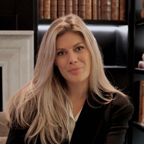 Elsa Hyland - Boka din föreläsare hos talarbyrån MySpeaker